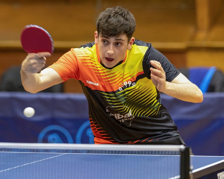 Bennett's crucial double puts BATTS in pole position for Championship ...